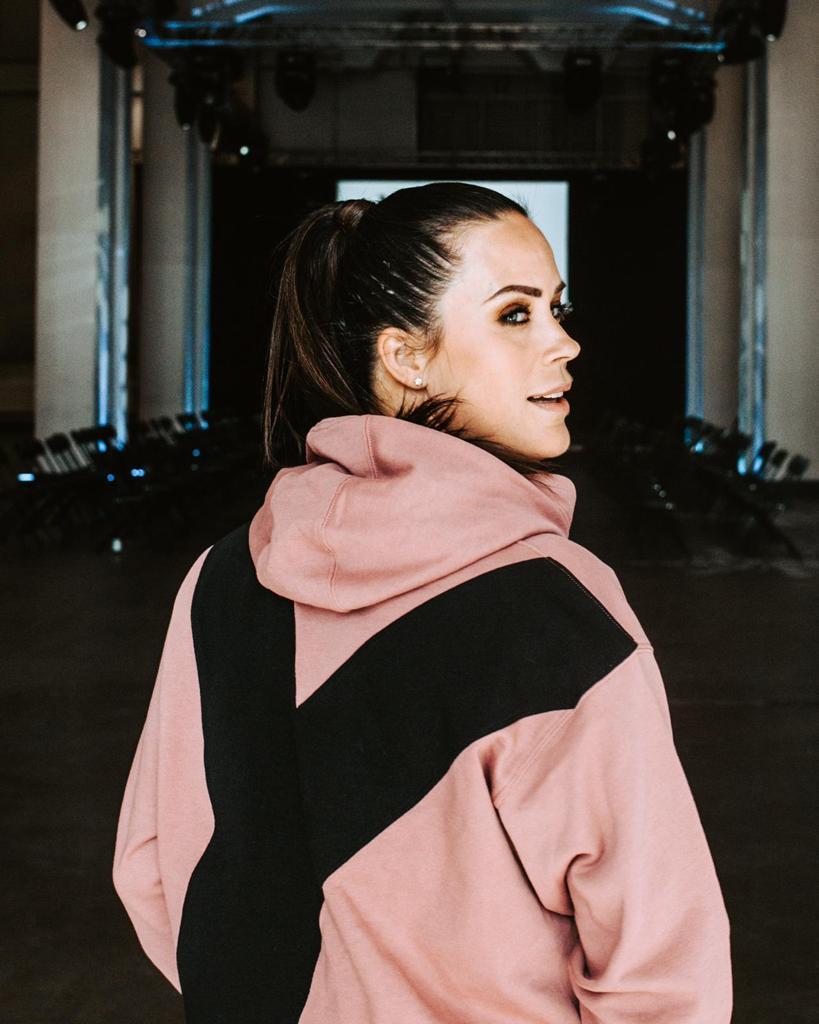 Yvette Brand huppari, tiilenpunainen - Yvette.fi -verkkokauppa